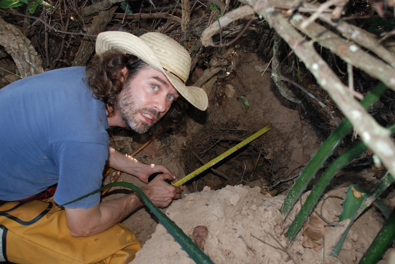 Conservation of giant armadillos in the Cerrado, Brazil | Whitley Award
